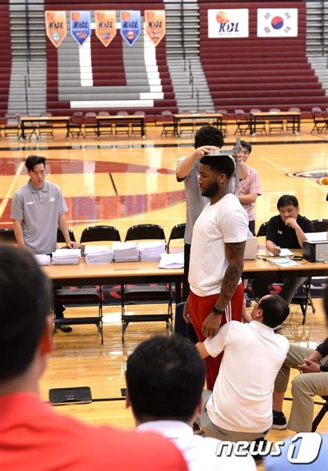 떨리는 신장측정 뉴스1