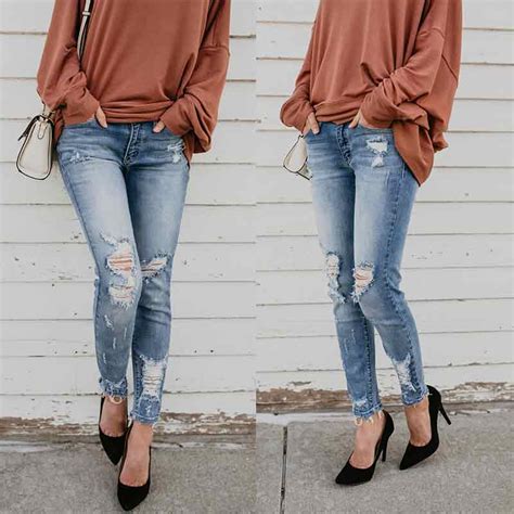 2024 New Blue Ripped Torn Hole Stretch Women Denim Women′ S Jeans