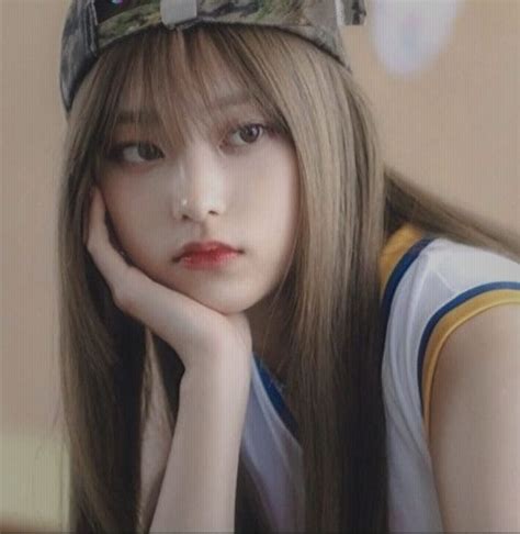 Kpop Girl Groups Kpop Girls New Jeans Style Pose Reference Photo K Idols Role Models