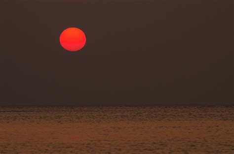 無料画像 自然 海洋 地平線 空 日の出 日没 暖かい 太陽光 朝 夜明け 休暇 夕暮れ 月 明るい 火災