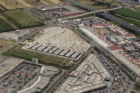 Luftbild Parndorf Gebäude des Einkaufszentrum Parndorf Fashion Outlet