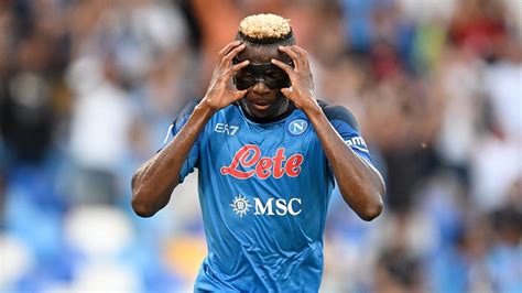 ヴィクター・オシムヘン｜世界に挑む仮面をつけた超新星【ナポリ｜ナイジェリア代表】 Fantasista｜サッカーをもっと楽しむ為のメディア