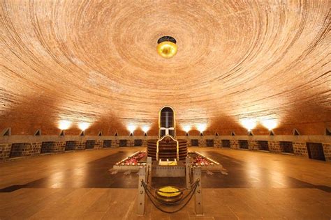 Top 10 Yoga Retreats In India