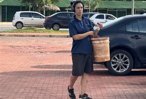 Falsa flanelinha jovem de 21 anos é presa suspeita de arrombar carros
