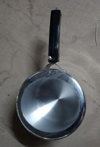 Round Pnb Stainless Steel Pressure Cooker Size 165inch D Capacity