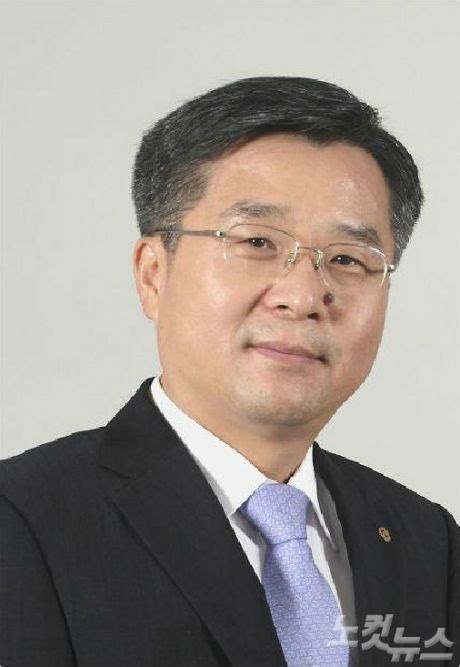 한화큐셀 대표에 김희철 사장태양광 세계 1위 위상 강화