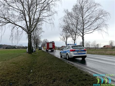 SIERADZ TO MY Wypadł z drogi i uderzył w drzewo AKTUALIZACJA nowe zdjęcia