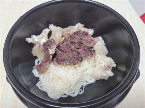 겨울철 보양식~구수한 도가니탕 수육