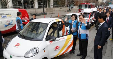 집배원 안전 위해 도입된 초소형 전기차에어백 없이 운행