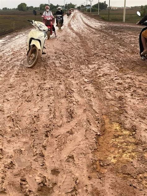 ម៉ៅស្រី ពៅ ម៉ៅស្រី ពៅ Added A New Photo