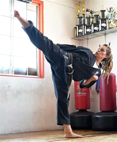 Pin By Rach Bickmore On Indomitable Women♤ Martial Arts Women