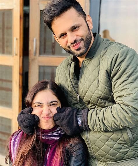 Rahul Vaidya Disha Parmar Wedding New Pictures From Mehendi Ceremony