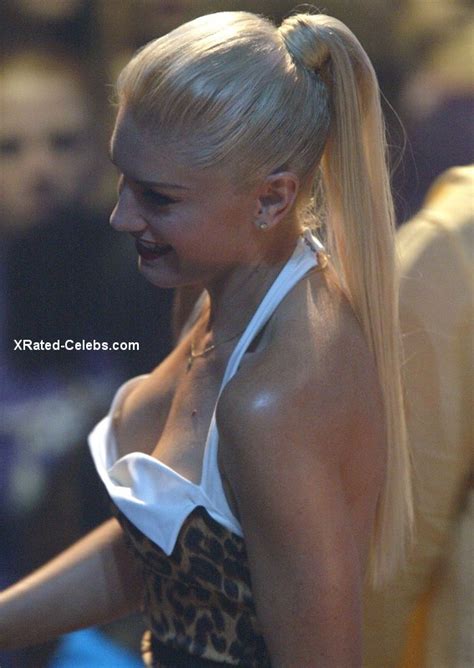 Nagie Celebrytki Gwen Stefani Nude Nip Slip 001 Porn Pic Eporner