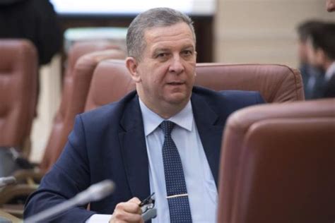 Міністр соціальної політики України Андрій Рева анонсував зростання середньої зарплати в Україні