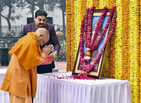 Pm Modi सहित कई अन्य नेताओं ने सुभाष चंद्र बोस जी की जयंती पर उन्हें