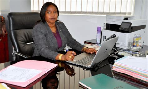 Burkina Tani Ilboudo Jeanne Marie Christine Atterrit Aux Commandes De