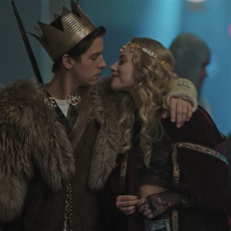 Riverdale All The Details From The Flashback Episode You Mightve Missed