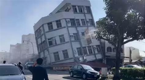 சக்தி வாய்ந்த நிலநடுக்கத்தால் குலுங்கிய தைவான் சுனாமி எச்சரிக்கை விடுப்பு Makkal Aanaiyam