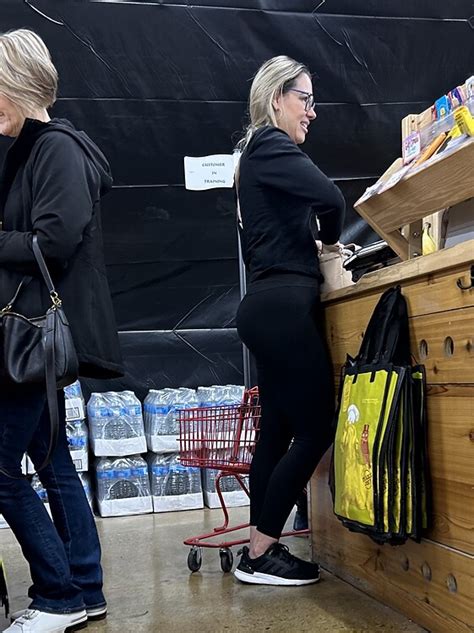 Blonde Supervisor Milf At Trader Joes Spandex Leggings Yoga Pants