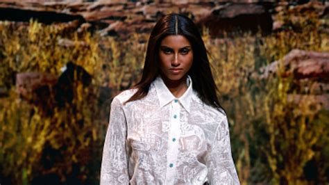 Multifacetado Pharell Williams Faz História Com Desfile Grandioso De