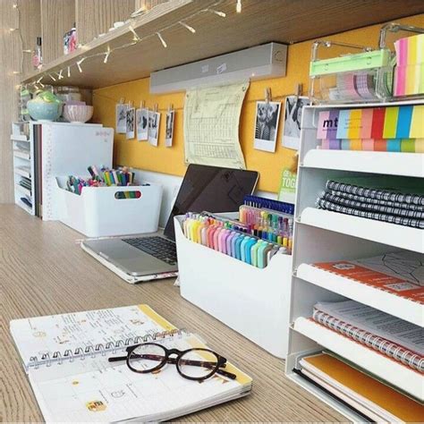 Pin by ValeMonts on cómo ordenar o decorar tu habitación Desk Muji