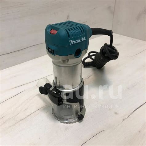 Кромочный фрезер Makita RT0700C купить в Красноярске Состояние Б у