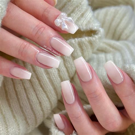 예 원 L 청주네일 복대동네일 지웰시티네일 봉명동네일 청주타투 🤎💙 가을이라고 버건디 브라운만 바르세요 예 원 뷰티에서는 유니크힌 색조합으로 더 특별한 네일아트를