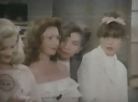 She Played Sister Mary In Sister Act See Wendy Makkena Now At 64 Ned Hardy