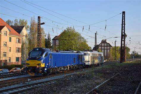 MainlineDiesels.net - Stadler 2851