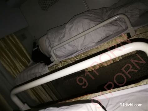 有人有性趣尝试在火车上吗 自拍论坛 论坛 PORNY 九色