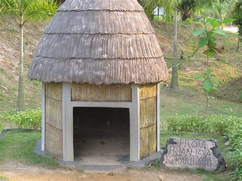Gambar Membuat Miniatur Rumah Adat Papua Stik Es Krim Cahaya Tmii Di
