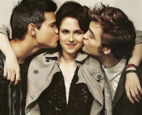 New Moon Wallpaper Jacob And Bella