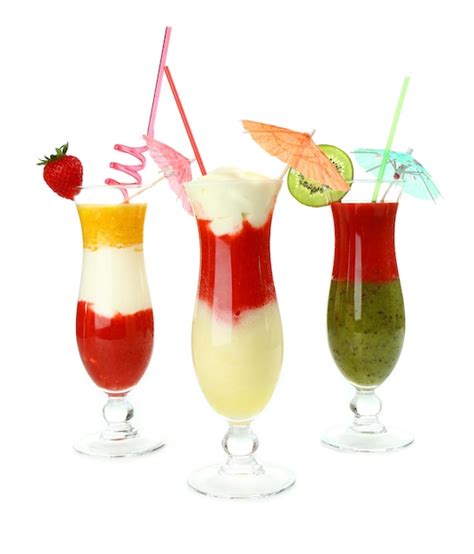 Batido De Frutas Delicioso Aislado En Blanco Foto Premium