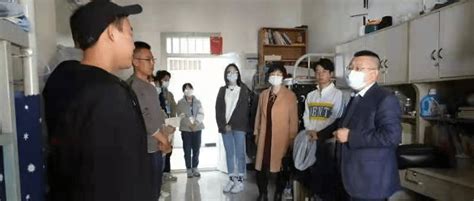 统”讯】统计学院深入宿舍了解学生思想动态和学习生活情况 秦浩鑫 仲浩 进行了