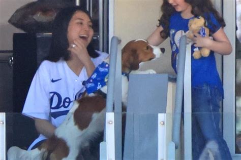 大谷翔平 左肩手術リハビリで真美子夫人も負担増、“相談役”を要請した「旧友」（3ページ目） 女性自身