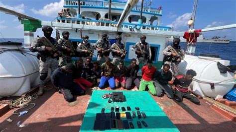 インド海軍、アラビア海でソマリア海賊にハイジャックされた船に乗っていたパキスタン人乗組員19人を救出 Wacoca News