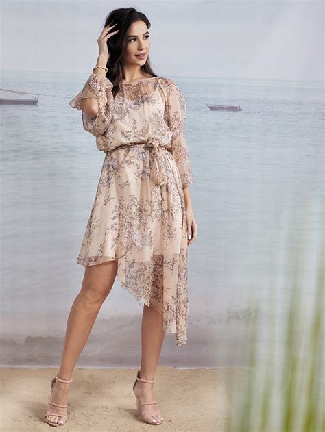 Tuszująca kobieca sukienka nude morela midi Sukienki Bee Collection Rozmiar S M Kolor Nude