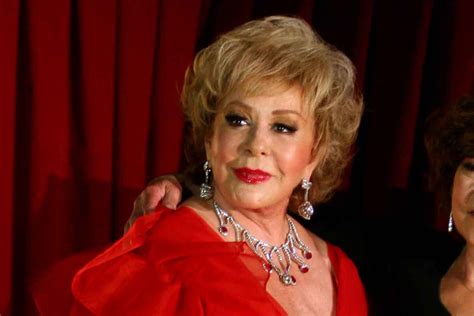 Reportan A La Actriz Silvia Pinal En Terapia Intensiva