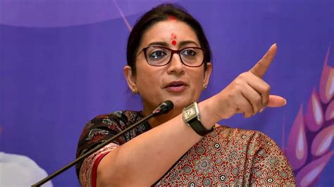 Smriti Irani Said 100 Year Old Gujarati Mother Was Insulted Aap Would