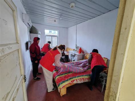 【巾帼志愿见行动】邢塘街道妇联巾帼志愿者为行动不便老人上门做养老保险年审认证澎湃号·政务澎湃新闻 The Paper