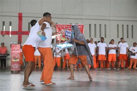 Presos fazem encenação baseada na Paixão de Cristo
