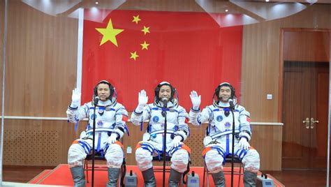 La Chine à La Conquête De Lespace Derrière Le Symbole Quelles