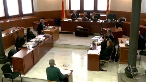El Mestre De La Salle Bonanova Acusat Dagressió Sexual Nega Els Fets