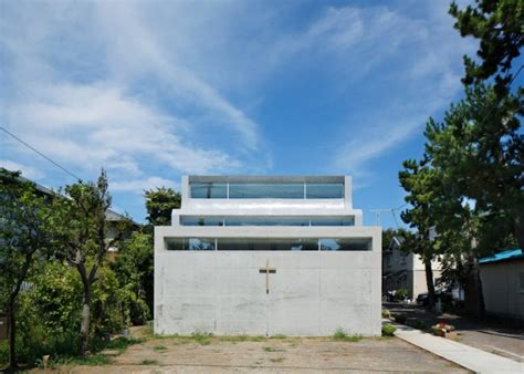 Six Curving Concrete Slabs Top A Japanese Church By Takeshi Hosaka