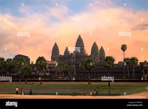 Angkor Wat Buddhist Temple In Siem Reap Cambodia Stock Photo Alamy