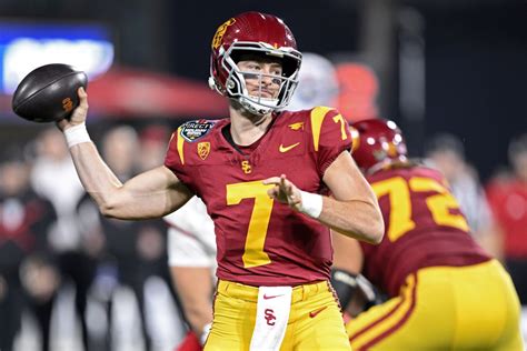 Usc Football News Quarterback Miller Moss Prepared To Lead Trojans To