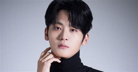 김선민 맨오브크리에이션 합류 후 기대주 행보…서강준과 언더커버 하이스쿨 호흡