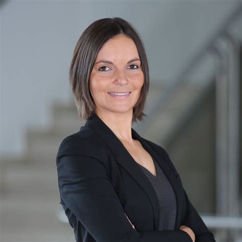Regina Auer Linkedin