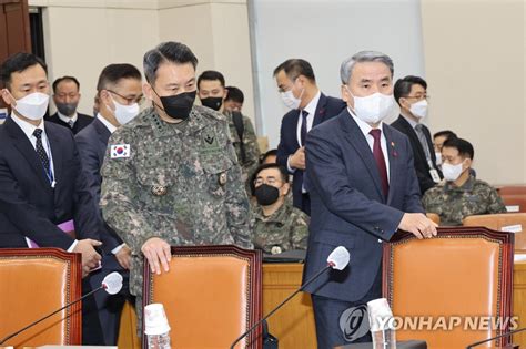 국방위 전체회의 출석하는 이종섭 장관과 김승겸 합참의장 연합뉴스