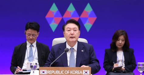 한일중 정상회의 한일중 정상 “3국 협력 복원”